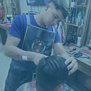 💈 Peluquería y Barberia para Caballeros! Skull Barber Shop En cada viaje te regalamos Voucher ✂️ 👉 Dos locales Disponibles en Lambaré; * Local 1: Iturbe 169 c/Cacique Lambaré Teléfonos: 0981537246 y el 0982553681 Mientras esperas, disfruta de una bebida bien fría sin costo. * Local 2: Jóvenes por la Democracia c/La Únión (A media cuadra de la parada del 23) - Lambaré Teléfono: 0986185517 En sala de Espera tenes Mesa de Villar para que puedas jugar sin costo! Te esperamos!!! | CABA Tour Paragua