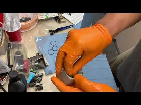 Volvo Penta Duo Prop Outdrive Trim Tilt Hydraulic Cylinder Seal Rebuild due to leaking oil Part 2-2