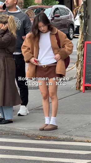 How women style clogs in NYC | Randomoutfitideas