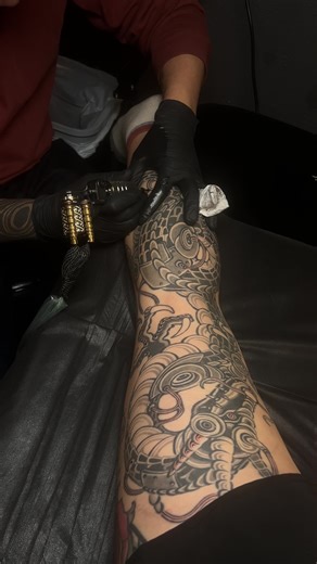 finishing my leg tattoo :)