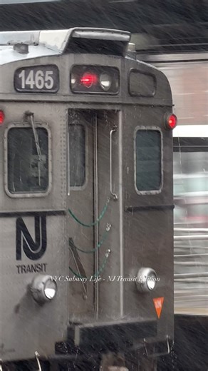 13K views · 425 reactions | A Wet ️ New York Penn Station Bound NJ Transit Train! #NJTransit #NewJerseyTransit #NYCSubway #NYC #MTA #NewYorkCitySubway #LIRR #SubwayTrain #NYCTransit You can now buy me a coffee: https://bmc.link/NYCSubwayLife | NYC Subway Life | Facebook