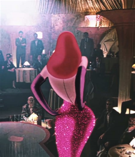 Strutting down the stage #jessicarabbitedit #jessicarabbitcosplay #whoframedrogerrabbit #whoframedrogerrabbitedit #foryoupage