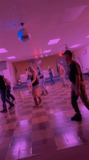 🪩 Back to BRANDON!🕺 Join us TONIGHT(11/5) at the Brandon Legion for Line Dancing Lessons & Open Dance! Doors open @ 6:45pm, Beginner Friendly Lessons BEGIN at 7pm w/ Open Dance to Follow! $10 Cover Charge (cash or venmo at the door). 💃🏼: Rocket to the Sun Ch. Madison Glover 🎶🔄 Tulsa by @elleking 🎥: @chelsy_lyn * I do not own the rights to this music. For educational purposes only.* | Good Time Line Dancing