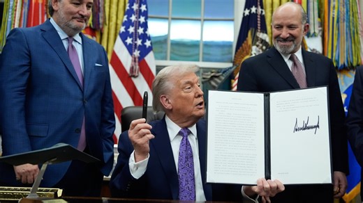 Trump signs executive order to block state AI regulations