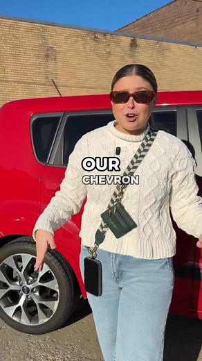 The Chevron Clip & Go is 35% OFF this weekend only 🛍️ Cute, hands-free, and perfect for every outfit. Get one for yourself and one for your list before the sale ends! 🎁 | Save The Girls