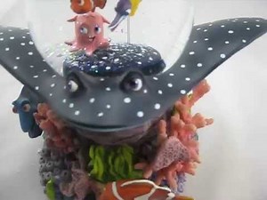 Disney/Pixar Finding Nemo 2003 Musical Snowglobe Disney Store Exclusive