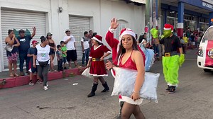 19K views · 426 reactions | Continúa el desfiles con la participación de diversas empresas y bandas de Escuintla | El Escuintleco | Facebook