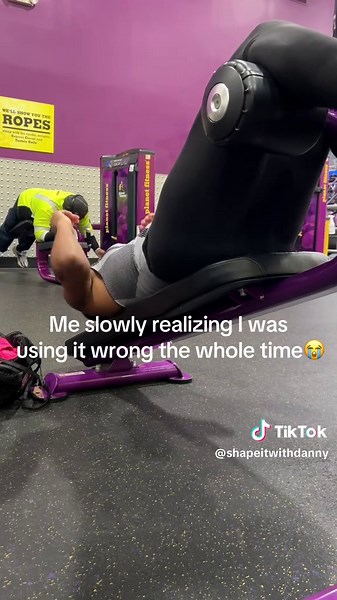 I knew something didn’t feel right 😭 #WhewChile #TheGhetto #GymAintForTheWeak #BlackGirlWorkout #ShapedAndSculpted #GymTok #FitnessFoolery