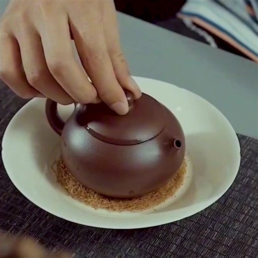 Experience the art of slow brewing. Our softly rounded ceramic teapot is designed for those who appreciate balance — refined proportions, smooth texture, and a presence that feels grounded and timeless. Available in Terra and Onyx, it’s more than a teapot — it’s your daily ritual of calm, elegance, and great taste. ☕ Brew beautifully. Shop yours today. Limited Time Offer: Buy 4 items and get 4 more at 20% off with the code STEAM420. No usage limits, and you can enjoy this offer starting today! D