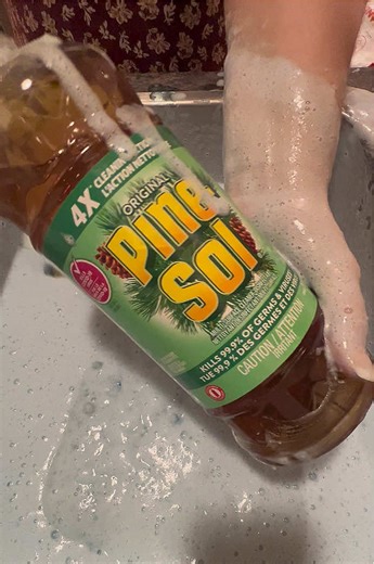 Pinesol and Baking Soda Reaction for Cleaning Hacks