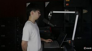 BOMGE Boom Arm - Adjustable 360° Rotatable Desk-Mounted Broadcast Microphone Boom Stand with Adapter,Hidden Cable Trough,For Shure SM7B/MV7/Blue Yeti/HyperX QuadCast, Recording,Gaming. (silver)