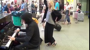 394K views · 6.5K reactions | Blonde girl totally digs Boogie Woogie piano! #funny #hilarious #dance #dancing #spontaneous #piano #music #musician #boogiewoogie #london #pianist #joolsholland #jazz #classicalpiano #youtube #blues #rocknroll #platform88 #streetpiano #playmeimyours #brendankavanagh | Dr K Boogie Woogie | Facebook