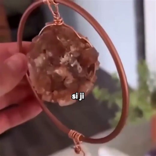 💎 Tyto surové krystaly obnovují klid a jasnost 🧘‍♀ Slaďte svou energii každý den 🌿 Ručně vyrobené, ekologicky balené a smysluplné 🎁 Upřímný dárek pro každý domov Objednejte nyní a pocítíte energii👇 | Superzebra