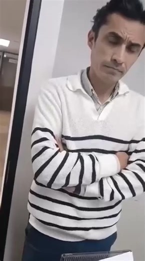 #ENREDES: AÚN NO RESPONDE VÍCTOR SARMIENTO A MAMÁS POR M4LTRAT0 FÍSICO DE MAESTRA A ALUMNOS EN CENTRO INFANTIL 5 Las mamás están esperando la respuesta del secretario de Educación (Víctor Manuel Sarmiento Maldonado) sobre el caso de m4ltrato en el Centro Infantil número 5, donde hay alumnos con gØlp£s en brazos, denunciado desde noviembre pasado pero no han fincado responsabilidades a maestras y directora. En la vocería de la Seduc, una persona identificada como Calderón se quejó porque no le av