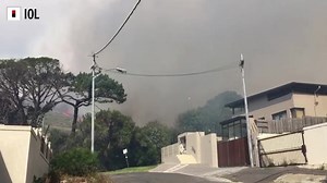 4.1K views · 36 reactions | Walmer Estate residents are seen leaving their homes as the #CapeTownFires approaches the suburb. Video: Tracey Adams/ African News Agency | IOL News | Facebook