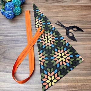 80K views · 379 reactions | This is The Easiest Pencilcase that You Can Make with a Piece of Fabric in Just 5 Minutes 殺 | Knitting Woman and Embroidery | Facebook