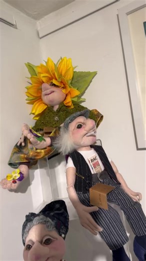 Lancashire Makers showcases the talents of local artists and craft designers - run as a non profit company. Glass - Jewellery - Textiles - Turned Wood - Ceramics - Aromatherapy. Our gallery shop is in Churchtown Southport. More info https://linktr.ee/lancashiremakers | Lancashire Makers