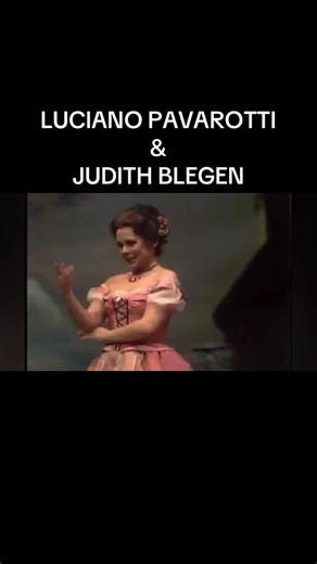 Luciano Pavarotti & Judith Blegen Perform Caro Elisir