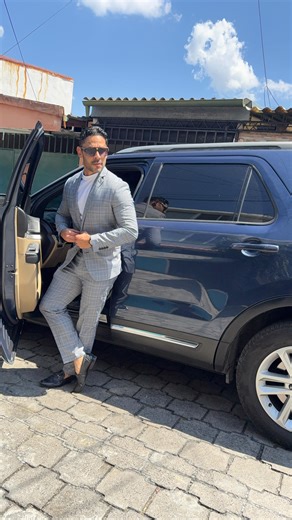 26K views · 409 reactions | Decía mi abuela que nunca se le note el hambre ., aunque le chillen las tripas … nunca se muestre derrotado que los tiburones entre más sangre huelen más pelan los dientes 麗 | Alex Carranza | Facebook