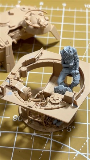 Примеряю экипаж на своих местах 😁#panther #tankmodel #modelkit #моделизм #пантера