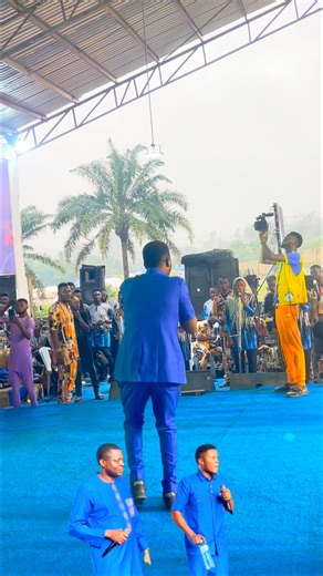 Wonderluli Melody Singer on Instagram: "Tell your neighbor, Check your circle 👂 #fyp #viral #viralvideos #viralreels @ayenitv247 @prophetsamueladebayo @c.c.c__alpha__omega_parish_"