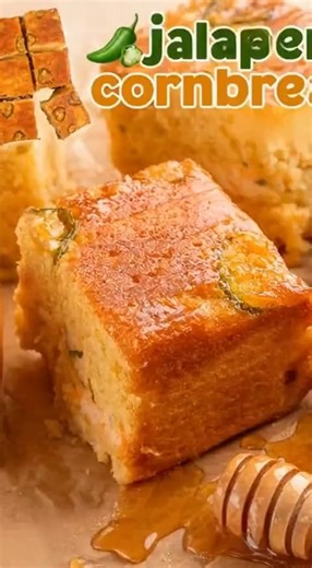 🌶️ Jalapeño Cornbread Recipe 🧾 Ingredients 1 cup cornmeal 1 cup all-purpose flour 1 tablespoon baking powder ½ teaspoon baking soda ½ teaspoon salt ⅓ cup sugar (optional but recommended) 1 cup buttermilk 2 large eggs ½ cup melted butter (or oil) 1 cup corn kernels (optional but delicious) 1–2 fresh jalapeños, thinly sliced 1 cup shredded cheddar cheese (optional) Honey for drizzling (optional) 👩‍🍳 Instructions 1. Prep Preheat oven to 400°F (205°C). Grease an 8×8-inch baking pan or cast iron 