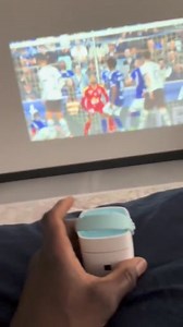 Projector paling kecik dalam dunia.. gambar pun clear.. senang nk bawak sana-sini.. 😁 Meh tgok harga dia 👉 https://shope.ee/Vjme1gjXG | Foto dan video - Tips&Trick