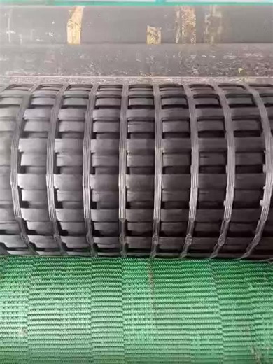 EGA Glassfiber Geogrid 200/200KN Anti-Cracking Material for Effective Pavement Stabilization