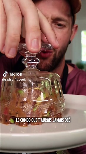 Tartare de thon frais avec framboises et avocats