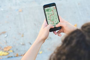 El SAT podría tener acceso en tiempo real a Netflix, Amazon o Tinder: así sería la nueva vigilancia digital en México