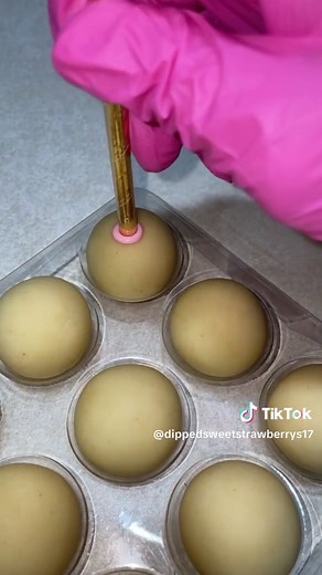 How to Make Minnie Mouse Cake Pops: Step-by-Step Guide