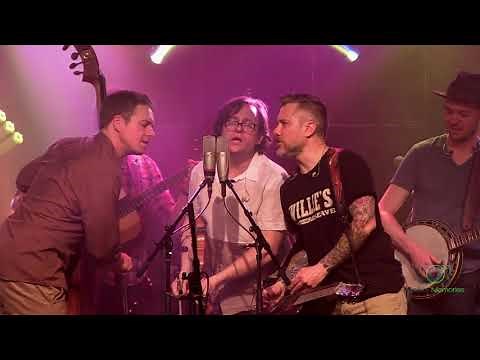 The Infamous Stringdusters - Sitting Alone In The Moonlight (Official Video)