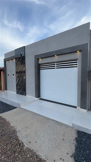 Anderson👨🏽‍🎨 on Instagram: "Fachada em efeito Fulget na cor (granito) com detalhe escuro projetado por mim. #pintor #lagarto #pintorprofissional #pintorsergipano #pintordomundo #mbpm #pintores #mbpm #pintorsergipe #viral #pintura #colortex #textura #melhorpintor"