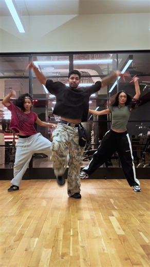 Dancing with Online Friends: Fun Moments and Connections