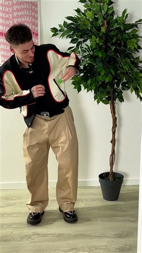 Alien Mask Madness: Scaring My Boyfriend! 👽😂 #shorts