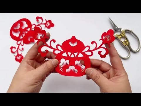 After pasting the window flower, remember to put a corner flower on the four corners