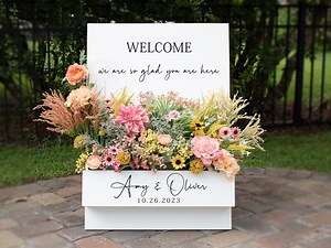 Custom Flower Box Welcome Sign for Events, Wedding Welcome Sign With Flower Box, Unique Personalized Wedding Decor, Elegant Wedding Display - Etsy
