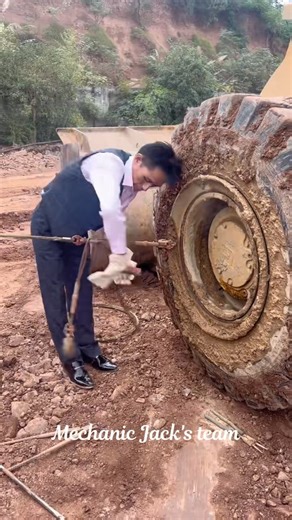 Wheel Loader Tire Replacement #mechanic #mechanicjack #wheelloader #tire #replacement | Mechanic Jack's team