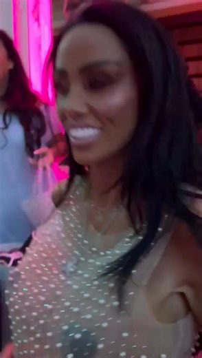 ‼️😂🤪 Only Me! 🤪 Cheeky N*p Slip 🤪😂‼️ #katieprice #onlyme #gossieawards #thankyouforyoursupport #fblifestyle | Katie Price