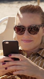 Ein Tweet vom Eifelturm, eine Insta-Story aus Neuseeland oder schnell in Deutschland anrufen? Kein Problem mit den Vodafone-Tarifen für das Ausland. Alle Einzelheiten erfährst Du in unserer neuen Alles Easy-Folge: vod.af/AllesEasyRoaming | Vodafone Deutschland