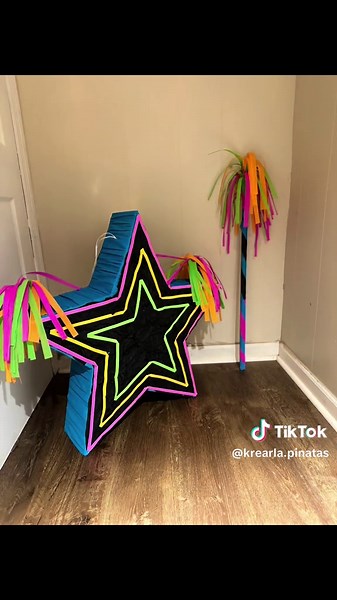 Piñatas Temáticas de Neón para Celebraciones