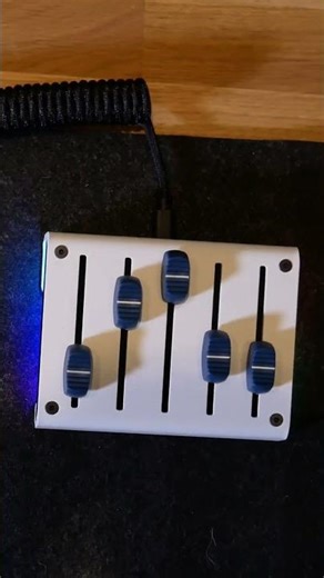 My current desk setup!🎚️💜