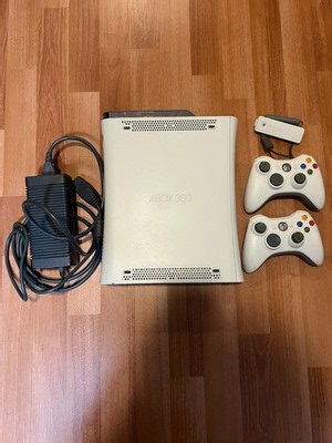 Microsoft Xbox 360 Pro Console 16GB w/ Controllers & Wires - WORKS with Issue | eBay