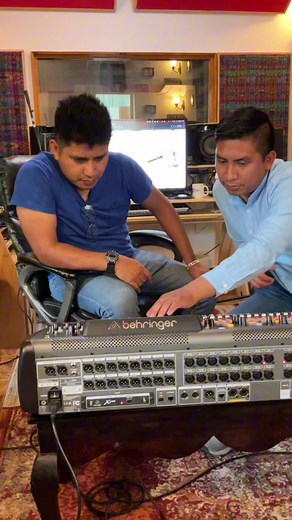 Asesorando A Configurar X32 / Midas M32 #Ingenierodesonido #Operadordesonido #Audioenvivo #Audio #Midas32 #Sonidista #flyシ #X32 #fly #Uspantan #Cunen #Quiche #Sacapulas | Sonidista Mike