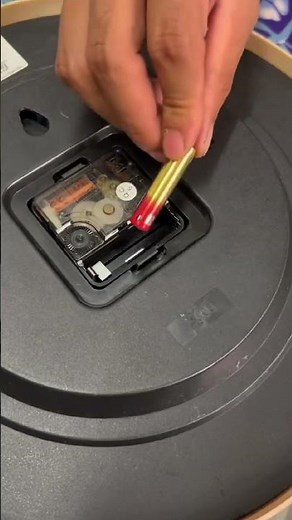 Fast & Easy Clock Battery Replacement Hack 😎