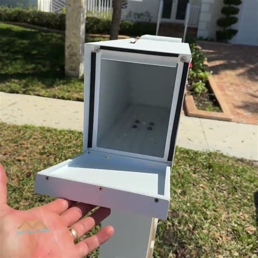 Cedar Mailbox | Natural Wood Design That Elevates Curb Appeal