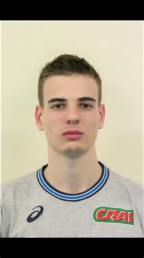 SIMONE GIANNELLI IN HIS PRIME 🥰 YOU COULDN'T DENY HE'S THE DARLING OF THE CROWD, RECEIVING BIGGER TITLES AT THE YOUNG AGE 🥹 #italia #simonegiannelli #giannelli #primeera #volleyball