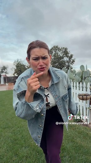 Alondrix sexy curves (@alondrixsexycurves)’s videos with sonido original - Alondrix sexy curves