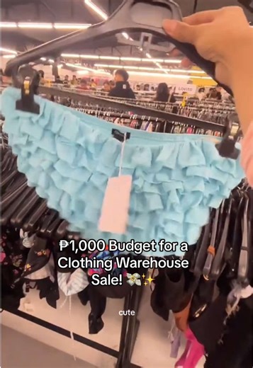 Another warehouse sale budol! Most items are ₱99-₱199 only sa forever 21, cotton on clothes, lovito, shein, calvin klein and more!! I feel like nakapasok ako sa secret bodega ng mall hahaha bigatin ng mga brands, pero magaan sa bulsa ang prices 😩 I don’t wanna gatekeep this, deserve niyo rin ‘to hahaha #warehousesale #cottononhaul #budgetclothing #ukayukayfinds #garagesalefinds