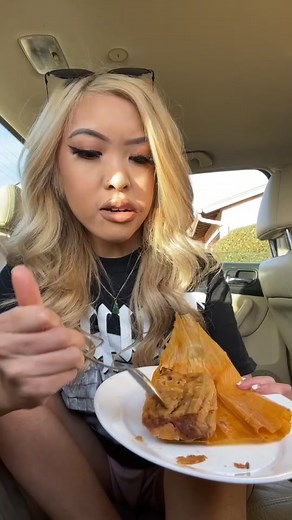 White Girl Tries Chicken Tamales for the First Time in Car